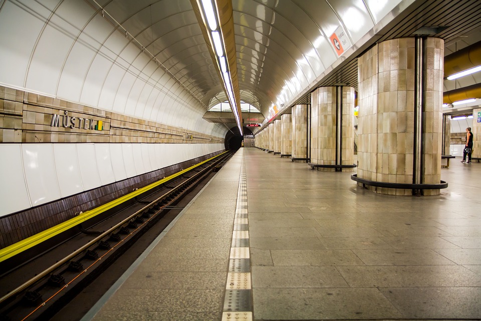 New Navigation Signs in Prague Metro | Foreigners.cz Blog